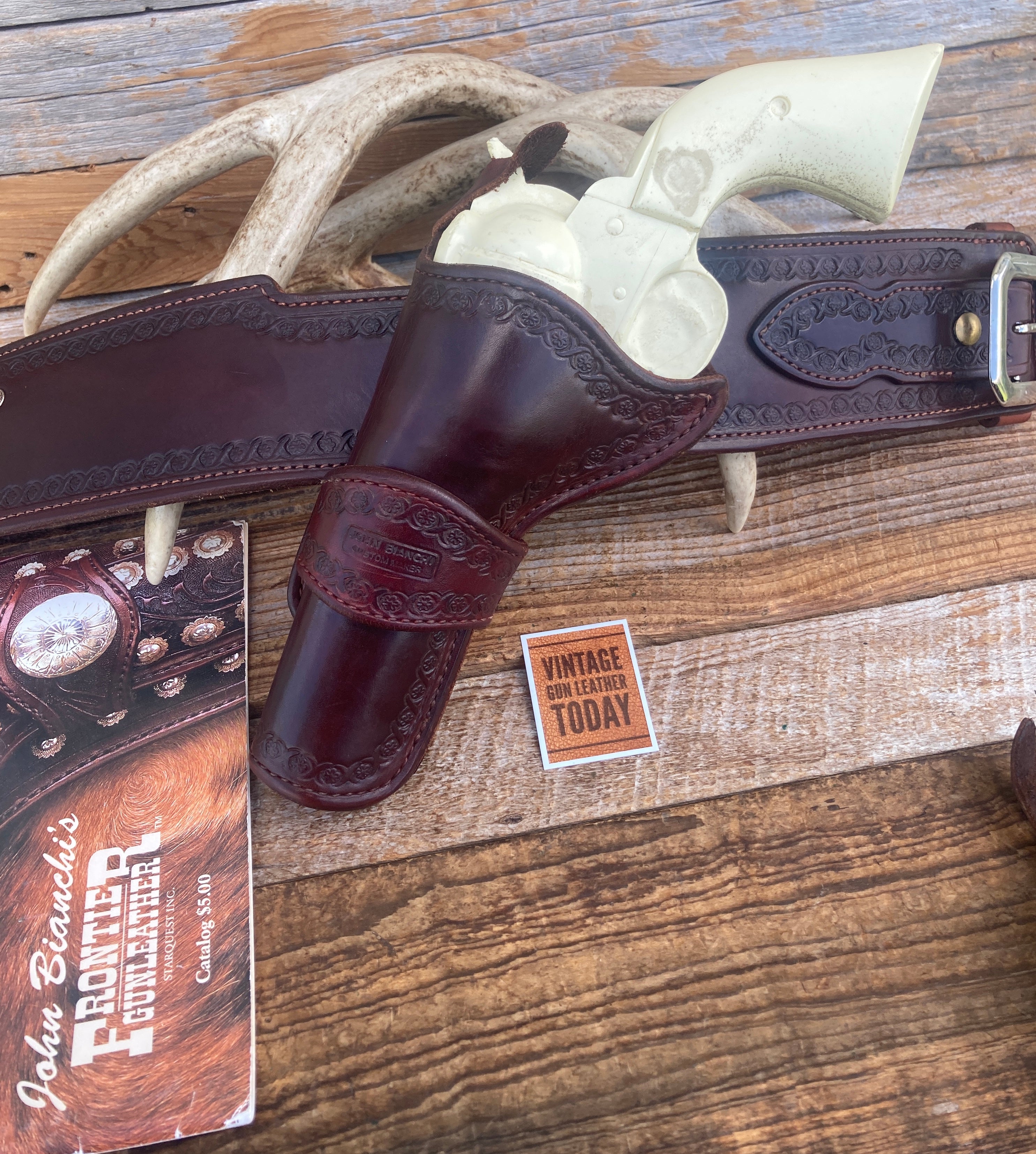 Bianchi Frontier Gunleather Cross Draw Holster For Ruger Vaquero 5.5 ...